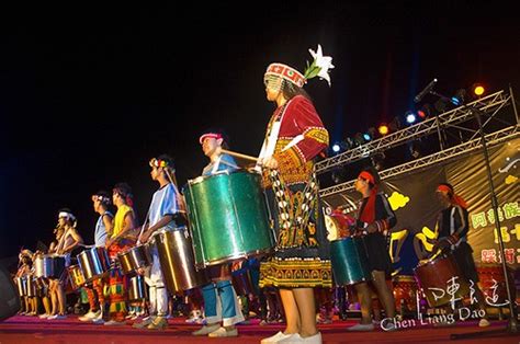 Dao 03304 台東市 馬卡巴嗨原住民聯合豐年祭 夏日來台東，最熱情的問候語就是「馬卡巴嗨」！ 「馬卡巴嗨」是阿 Flickr