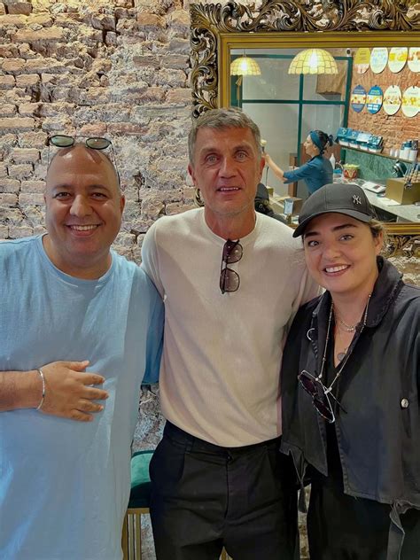 کراش العالمین پائولو مالدینی همراه با علی اوجی و نرگس محمدی عکس