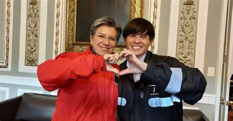 Claudia López Premió A Yeisson Fino Conductor Del Sitp Que Discutió