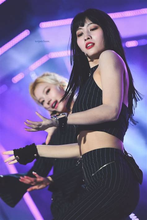 10 Times TWICE S Momo Showed Off Her Amazing Toned Abs In A Gorgeous
