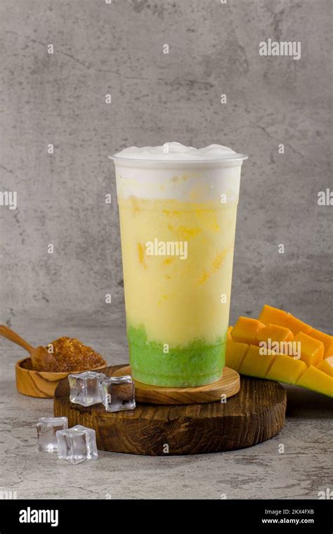 Boba Ou Perles De Tapioca Est Le Thé De Lait à Bulles De Taïwan Dans