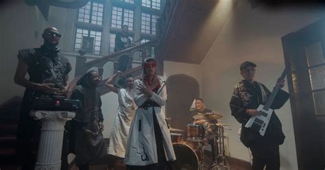 Systema Solar Colaboró Con Aterciopelados Para Una Nueva Versión De “en Los Huesos” Infobae