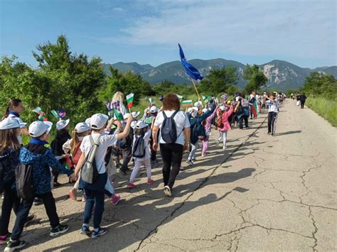 Деца преминаха по стъпките на Христо Ботев