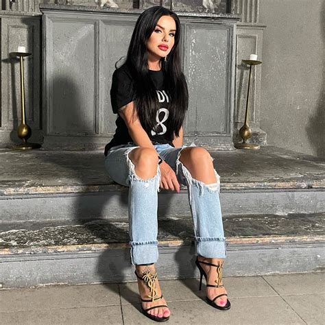 Julia Volkovas Feet