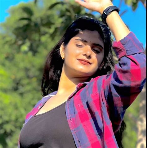 Preeti Official On Reels