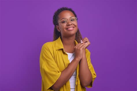 Premium Photo Young Smiling Attractive African American Woman Looking