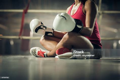 인식할 수 없는 여성 복 서 권투 링에서 요가 연습 건강한 생활방식에 대한 스톡 사진 및 기타 이미지 건강한 생활방식 격투기 고요한 장면 Istock
