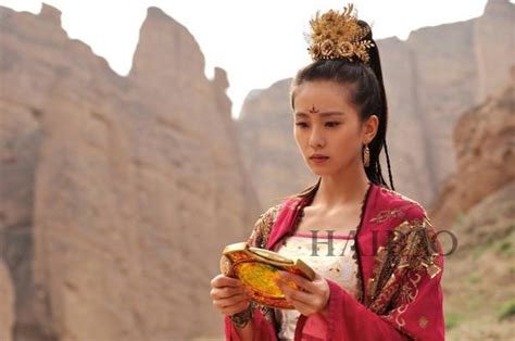 劉詩詩的古裝造型：最美是龍葵，狀態最好是譚允賢，若曦讓人難忘 每日頭條
