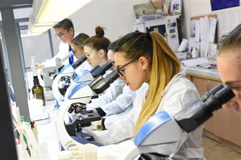 Лаборанти и химици търсят за работа в Радомир