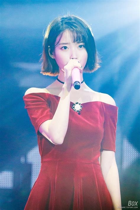 Yatong 무대 위 아이유
