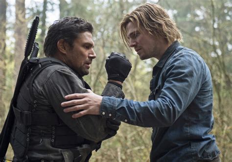 ‘arrow Season 5 Spoilers — Flashbacks In Russia Bratva Oliver Tvline