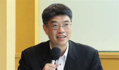 接连向大陆记者下黑手后，台媒嗅出不对劲，蔡英文把台湾坑得太惨腾讯新闻
