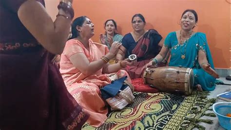 नवरात्रि भजन सुनके झूमने लगोगे🌹मैया नजर उठाके देख भगत तेरे द्वारे आए