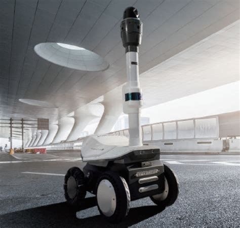 Military Security Patrol Robot 6km H Autonomous Cruise Speed