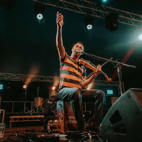 Mike Dennis Violinist Rapper Looper Discover Dorchester