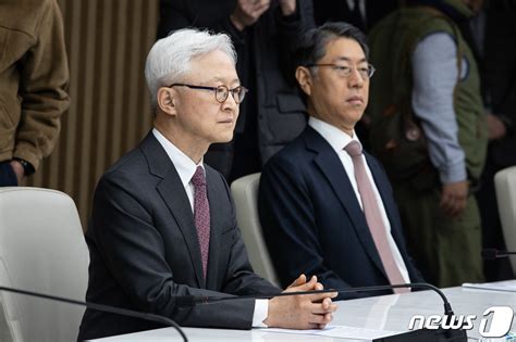 산자부 장관 발언 듣는 경계현 삼성전자 사장 뉴스1