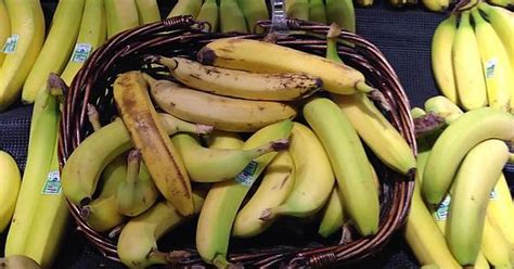 Grocery Store Knows My Love Life Banana For Scale Imgur
