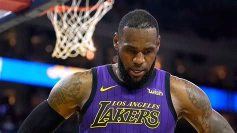 Lakers Lebron James Strains Left Groin Vs Warriors