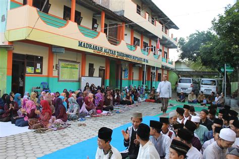 Pon Pes Miftahul Huda Pesawahan Rawalo Banyumas Kajian Kitab Pesantren