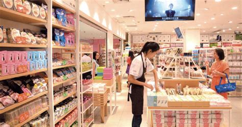 部分海外美妆发展受限 国货美妆开始“突围”品牌彩妆市场