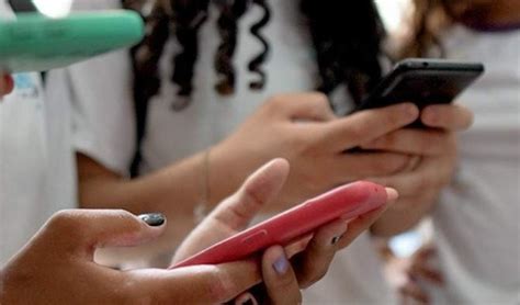 Consulta Aponta Que Maioria é A Favor De Proibir Uso De Celular Nas