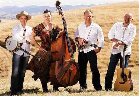 Pipi Pickers Facebook Concert