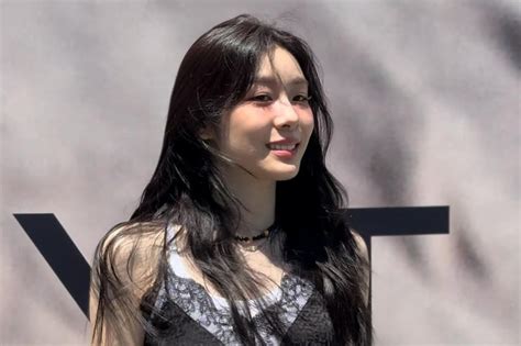 고우림 탈영 걱정되는 김연아 블랙 끈나시 원피스 And 랩 스커트 가격은 네이버 블로그