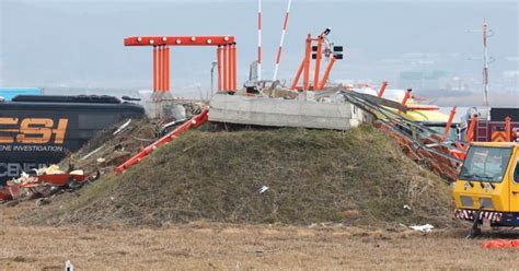 무안공항 끔찍한 설계” 국내외 전문가 ‘콘크리트 둔덕범죄 행위 지적