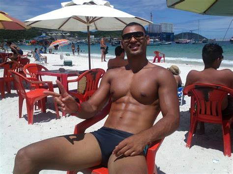 Machos Do Orkut Sentados Na Praia Viii