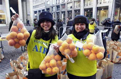 Muoviti Contro Il Cancro Tornano Le Arance Di Airc Vita It