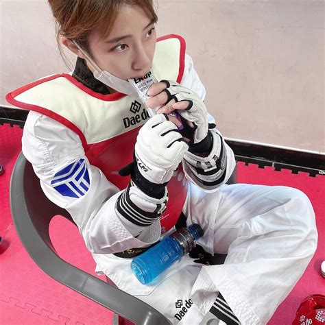 임은지 📝 선수 시절 1분간 요약 나는 11살에 태권도 선수를 시작했다 지금은 물론 은퇴한지 4년은 됐지만 초등학교부터 중고대학교 그리고 실업팀까지