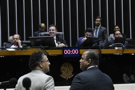 Congresso aprova Orçamento de 2023 Bolsa Família de R 600 e