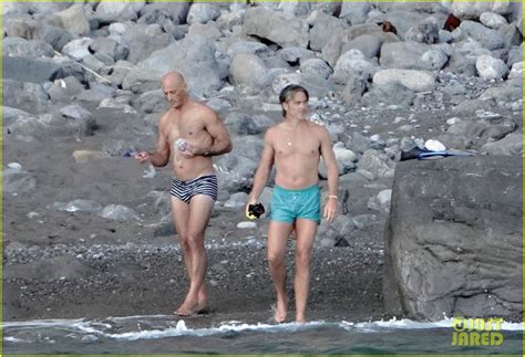 Photo Chris Pine Shirtless Amalfi Coast Boat Day 109 Photo 4970018
