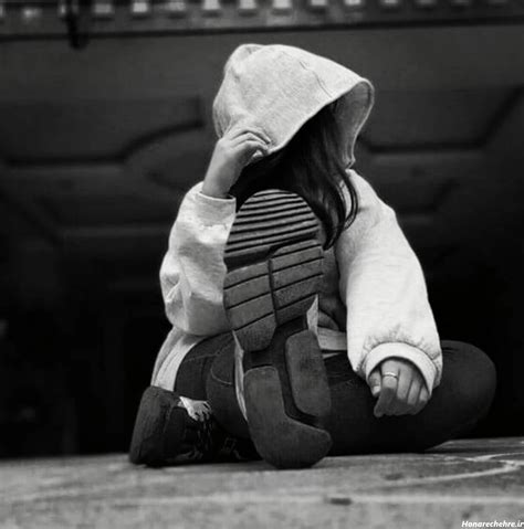 29 عکس پروفایل دخترانه خفن سیاه سفید که شما را متمایز میکند