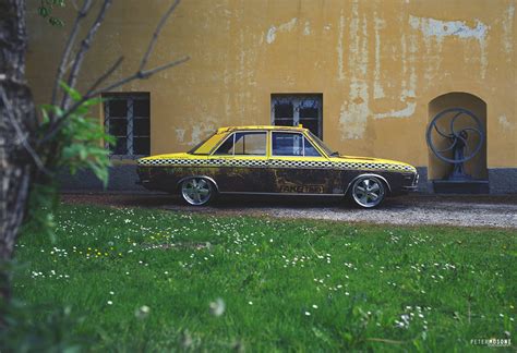Классический Audi 100ls превратили в порно такси Fake Taxi