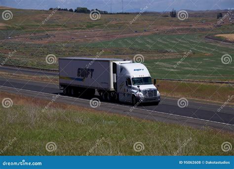 Swift Transportation Semi Truck Freightliner Cascadia Editorial Stock