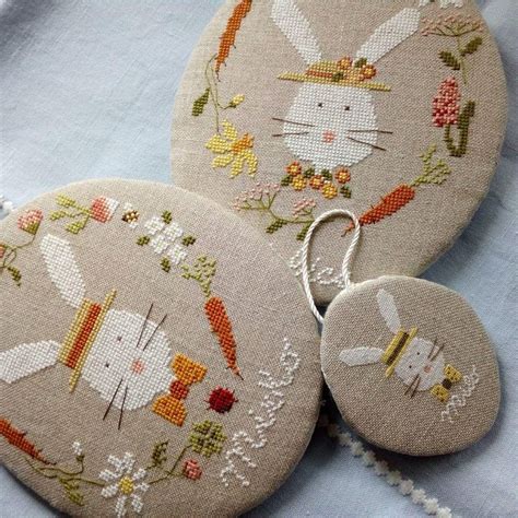 Pin By Juliette Komete On Broderies Hand Embroidery Cross Stitch