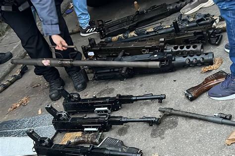 Polícia Civil Do Rio Recupera 8 Das 21 Armas Roubadas Do Exército Em