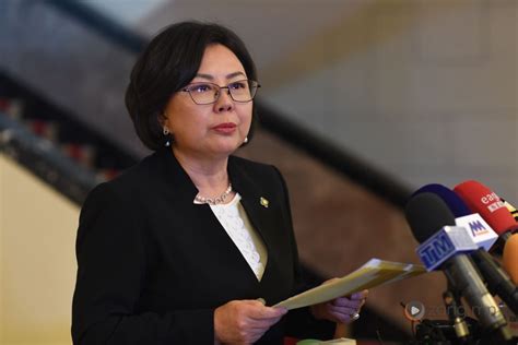 С Одонтуяа Орон сууцгүйгээс гэр бүлийн дунд салалт нэмэгдэж байна хадмындаа олон жил амьдраад