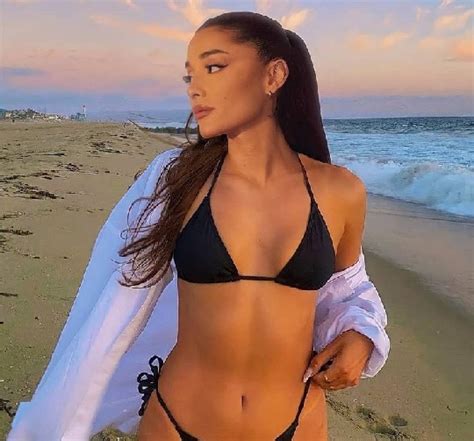 20 Hot And Beautiful Ariana Grande Pics Gallery 2025