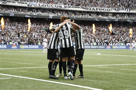 Comentarista Destaca Diferença De Pontos Do Botafogo Para O Palmeiras