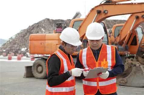 建筑高清图片 建筑工人和挖掘机 建筑工人和挖掘机图片免费下载 5165548726 千图网pro