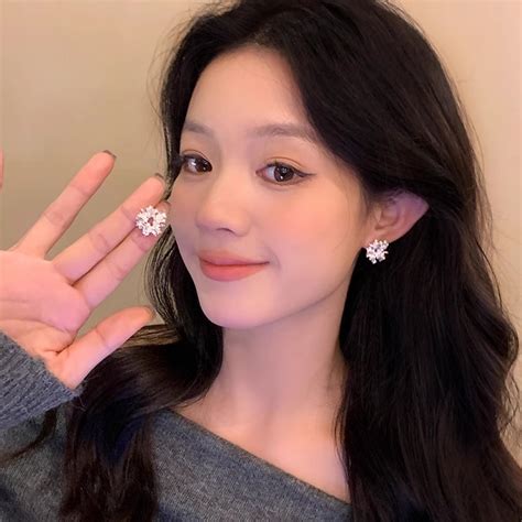 ต่างหูมุกรูปทรงเรขาคณิตดอกทานตะวันสำหรับผู้หญิงเฉพาะกลุ่ม Shopee Thailand