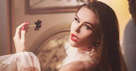 Inside Worlds Most Elite Sex Club As Burlesque Dancer Spills On