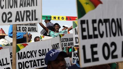 Sénégal Lélection Présidentielle Prévue Le 24 Mars Après Des