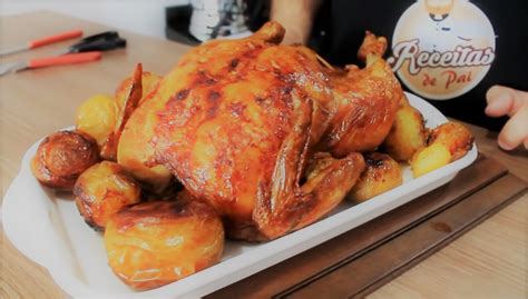 Frango Assado De Padaria Com Farofa E Batatas