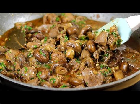 Жареные куриные сердечки с шампиньонами от Вкусные советы