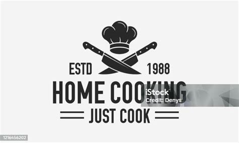 홈 쿠킹 빈티지 로고입니다 요리사 모자와 교차 칼 요리 과정 로고 템플릿 라벨 배지 온라인 코스 포스터 음식 스튜디오 요리 교실