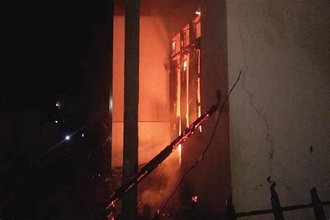 Rumah Terbakar Kerugian Ditaksir Ratusan Juta Rupiah BALIPOST