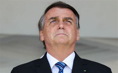 Bolsonaro Devolve 3º Kit De Joias Da Arábia Saudita Veja O Que Faz